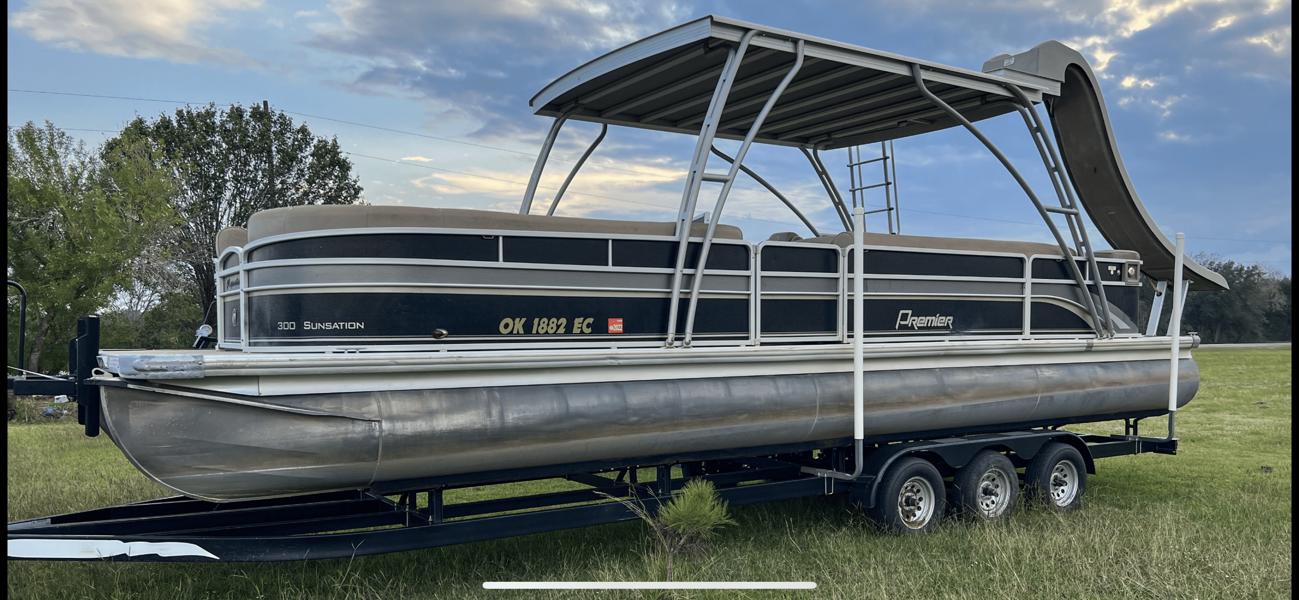 Austin Pontoon Boat Rental - Big Tex Boat Rentals